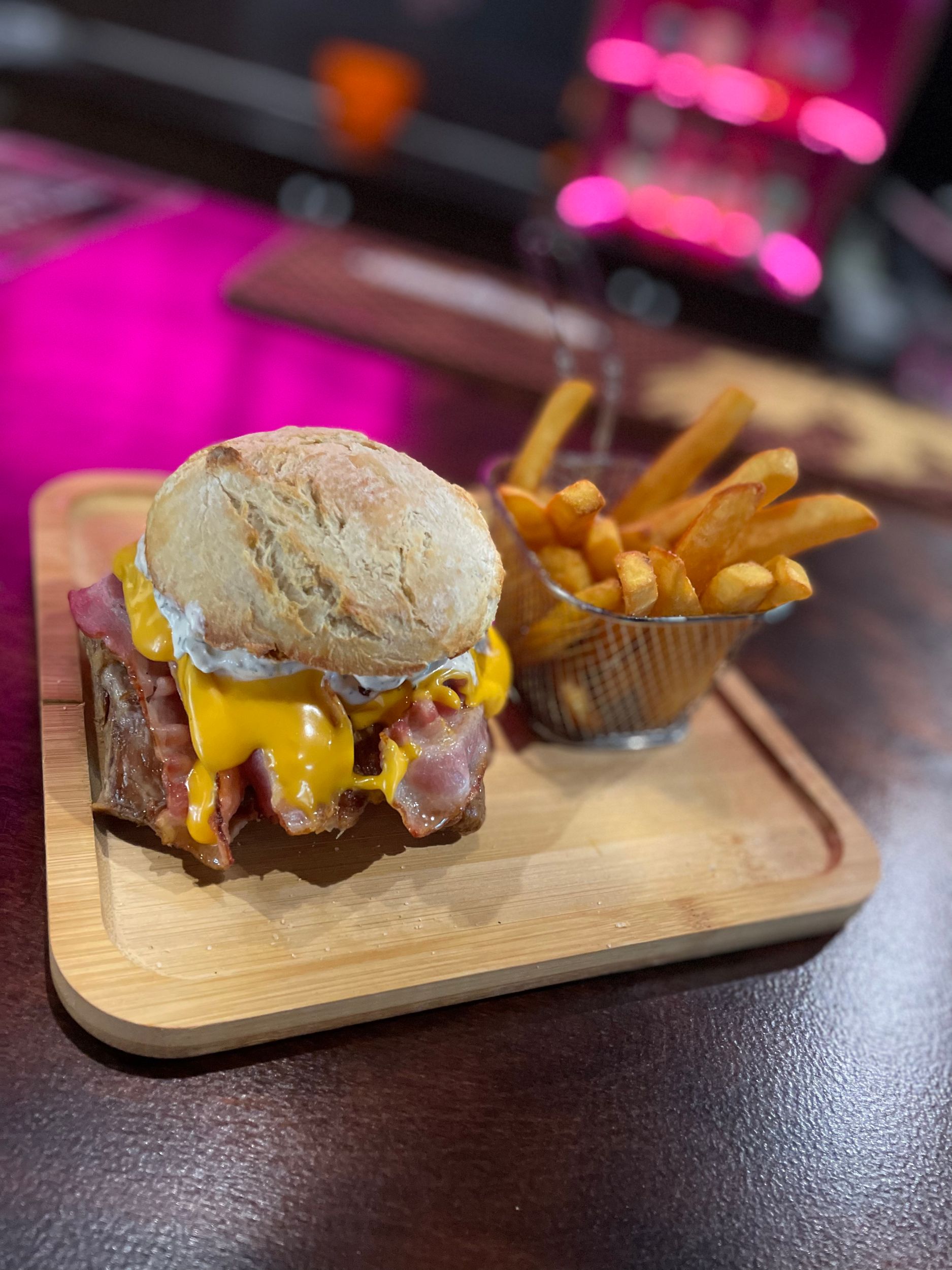 Crazy Pig Tarnów Strona główna - WItamy Tarnów